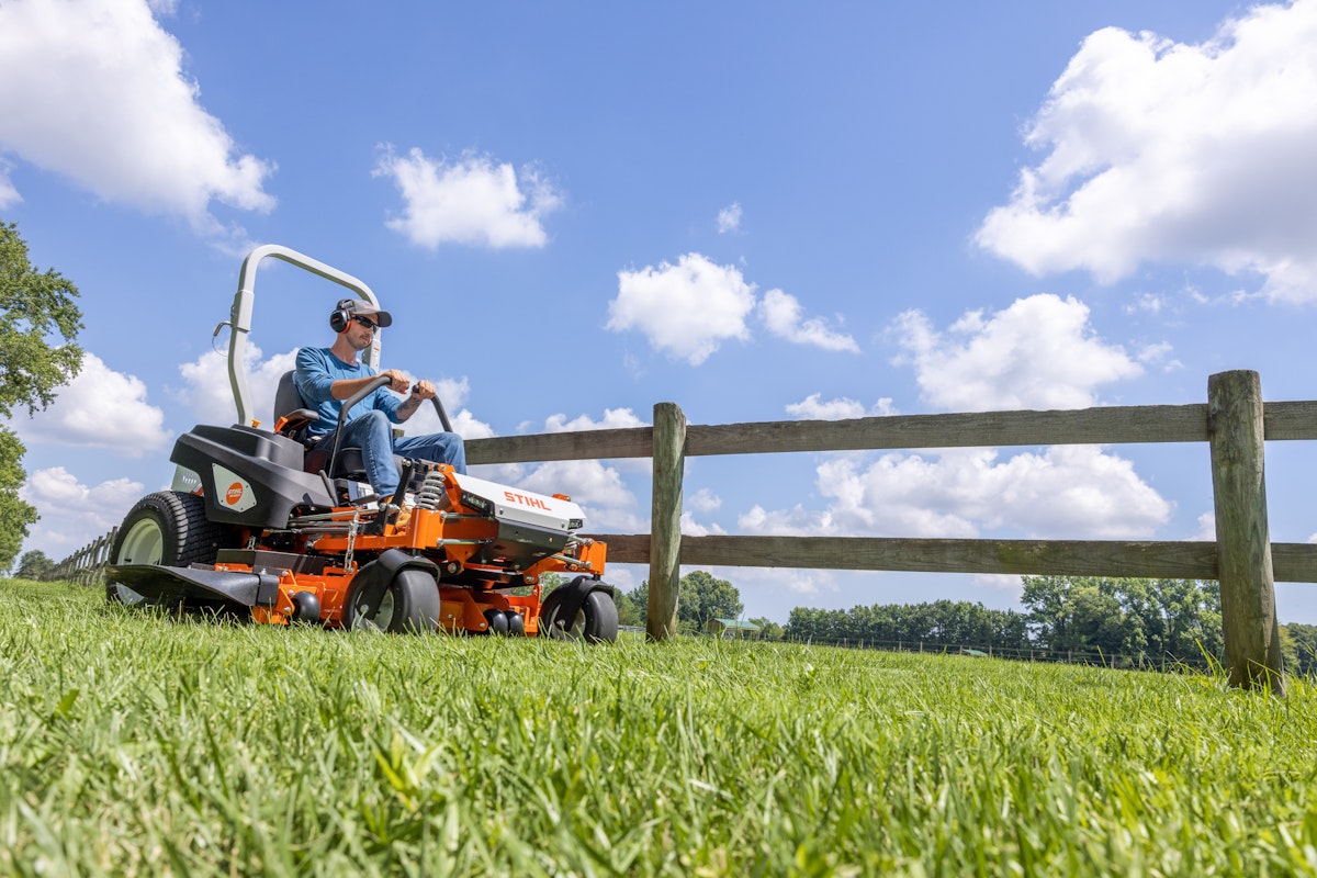 STIHL RZ 500 Series Professional Zero-Turn Lawn Mowers | STIHL USA
